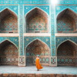 A Group Walking Tour Of Old Town - A Deep Dive into the Tour Experience