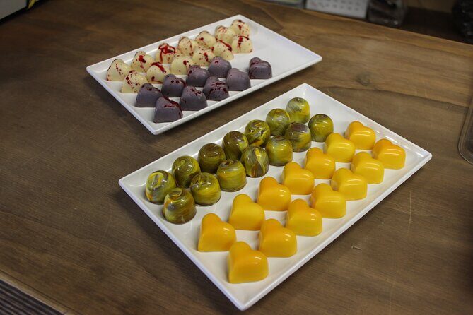 A Taste of Kapiti - Kapiti Foodie Delights Tour - Diving Into Kapiti Chocolate Factory