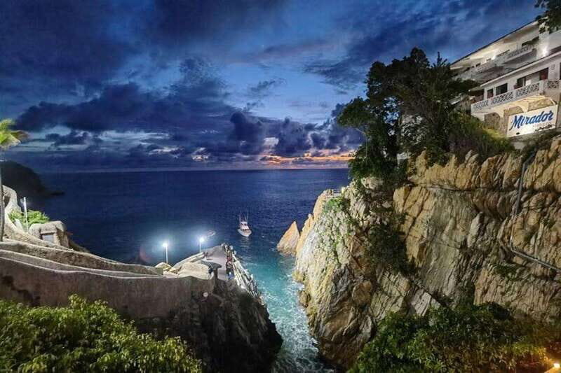 -Acapulco: Bella Vista Dinner with Drinks and Cliff Diving - Analyzing the Value