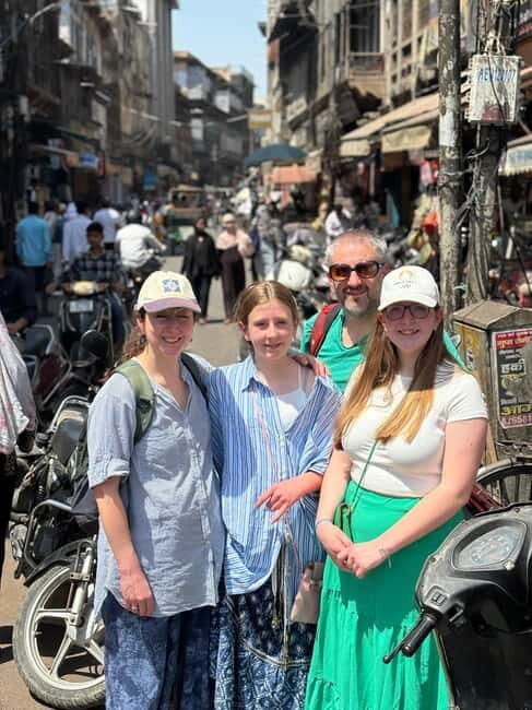 Agra: Street Food Walking Tour, Spice Market, & Tuk-tuk Ride - Who Should Consider This Tour?