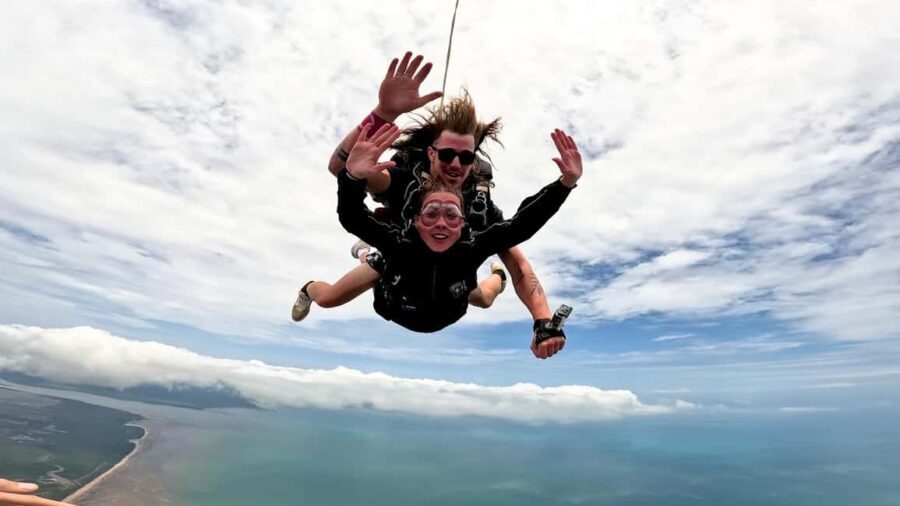 Airlie Beach: Tandem Skydiving Experience with Beach Landing - What Travelers Are Saying