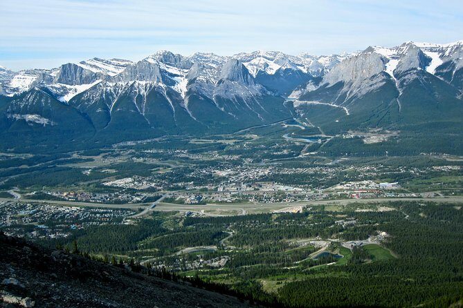 Airport Shuttle: Canmore/Kananaskis  Calgary - The Basics of the Service