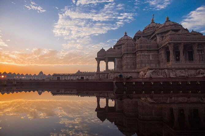 Akshardham Temple with Walk in the Green Paradise of Rajghat and Shanti Van - What to Expect in Terms of Experience