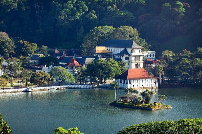Along the Mahaweli River cycle ride with Exploring the Kingdom of Kandy. - What Sets This Tour Apart