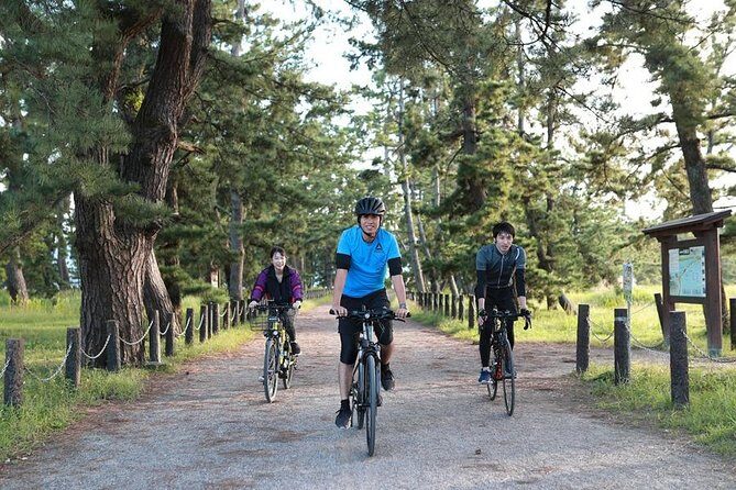 Amanohashidate Sand bar & culture e-bike tour - Crossing the Sandbar