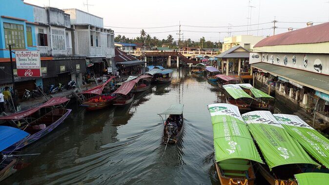 Amphawa Floating Market & Maeklong Railway Market 1 Day Trip - Who Should Consider This Tour?