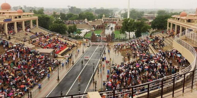 Amritsar Wonders with Wagah Border Ceremony - Starting the Day: The Golden Temple