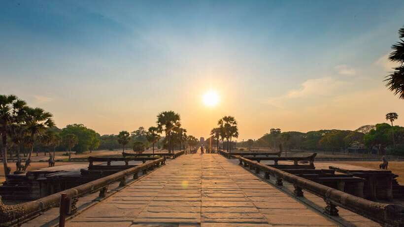 Angkor Wat Guided Joint-in Tour - Transport and Group Size: Comfort and Intimacy