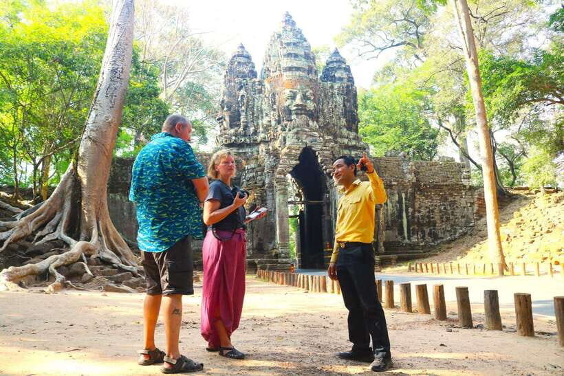 Angkor Wat: Highlights and Sunrise with Spanish Guide - Exploring the Heart of Angkor Wat