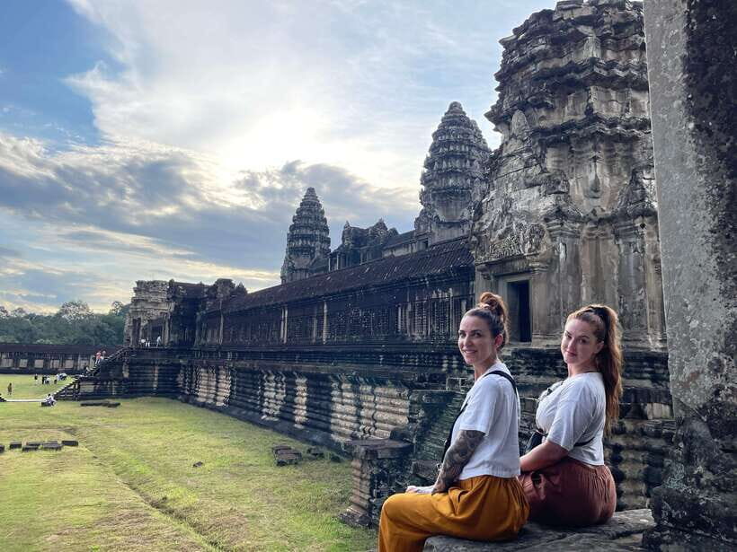 Angkor Wat Sunrise Tour in Siem Reap Small-Group - A Deep Dive into the Experience