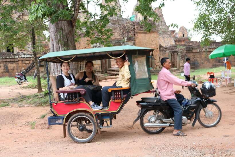 Angkor Wat: Tuk Tuk and Walking Tour - Authentic Experiences and Authenticity
