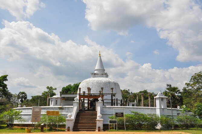 Anuradhapura Buddhist Icons Tour from Sigiriya - Who Should Consider This Tour?