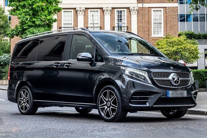 Arrival from Melbourne Airport MEL to Melbourne City by Minivan - What to Expect During the Transfer
