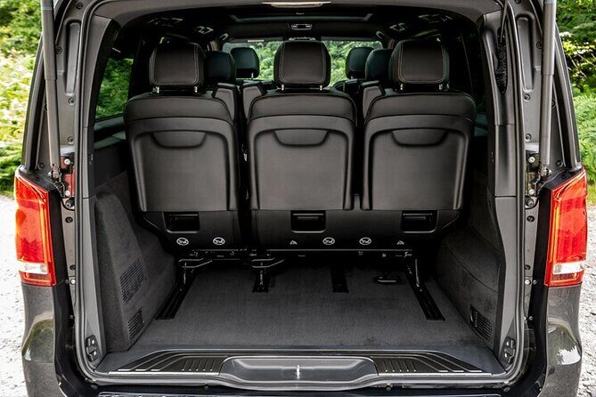 Arrival Private Transfer: Auckland Airport AKL to Auckland City by Luxury Van - Authentic Traveler Insights and Expectations