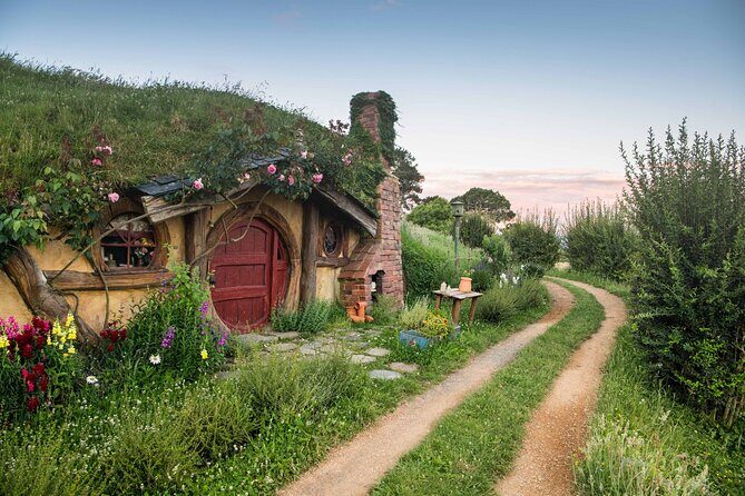 Auckland Private Hobbiton Movie Set and Waitomo Caves Day Tour - An In-Depth Exploration of the Itinerary