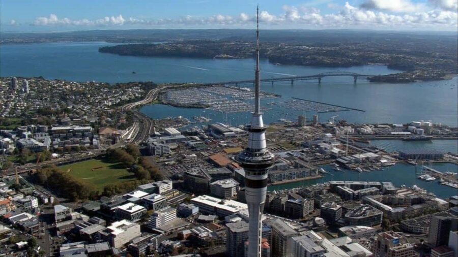 Auckland: Scenic City Discovery Half-Day Tour - Historic Bastion Point and the MJ Savage Memorial