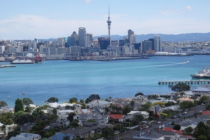 Auckland Scenic Day Tour Full-Day- 8 HOURS - Devonport and North Head: History and Views