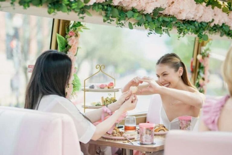 Austin: Tea Around Town Bus Tour with Live Music - Experiencing Austin in a New Way