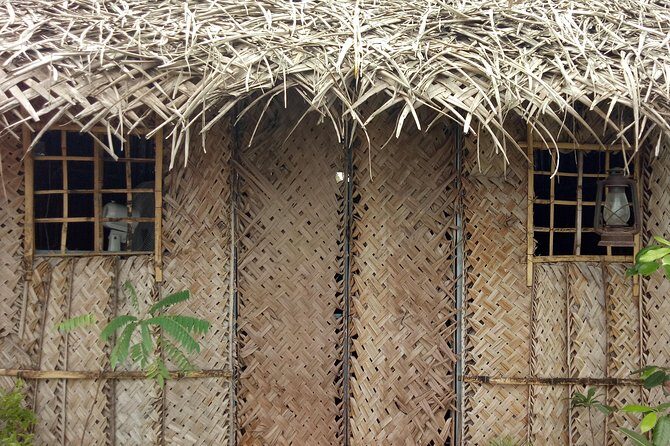 Ayurveda Abhyanga + Kizhi - Who Should Consider This Experience?