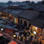 Back lakes-Yandai Xie street With Street Food Private Night Tour - What’s Included & What’s Not