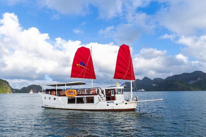 Bai Tu Long Private Day Cruise with Lunch and Best Care - Visiting Tien Ong Cave: Nature and History Intertwined