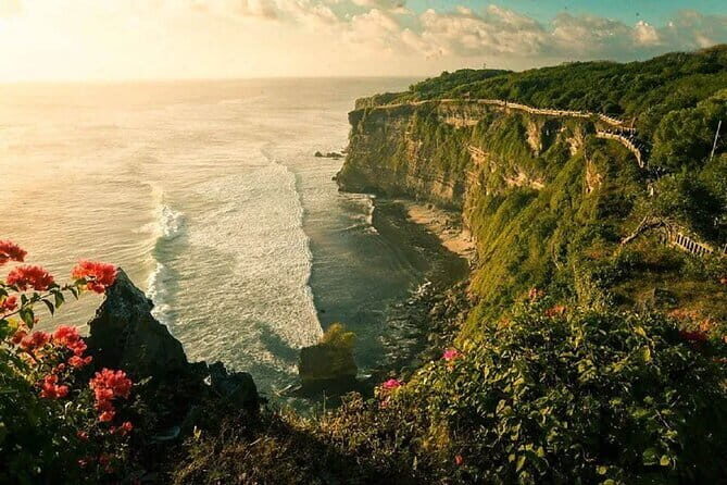 Bali Sunset Padang-Padang Beach, Uluwatu Temple & Kecak Dance - An In-Depth Look at the Experience
