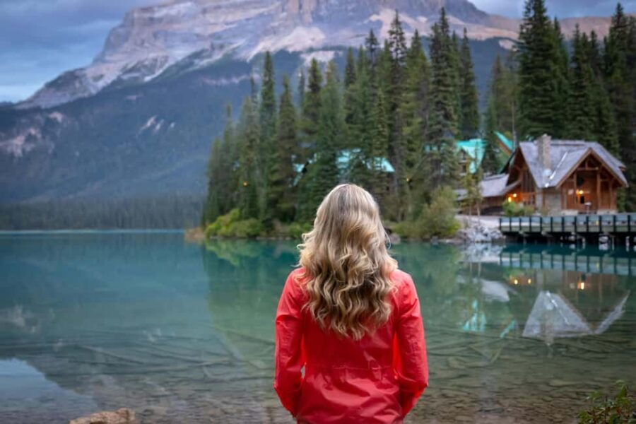Banff 2-day: Lake Louise, Moraine Lake, Johnston Canyon tour - The Experience of Transportation and Guides