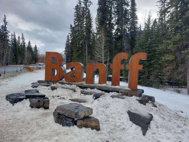 Banff: A Private Day Trip - Highlights Tour - Surprise Corner: A Must-See Photo Spot