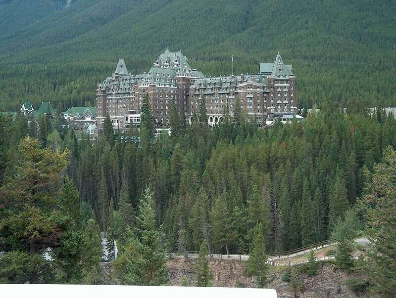 Banff: Castle Food Experience at Banff Springs Hotel - Introduction to the Banff Castle Food Experience