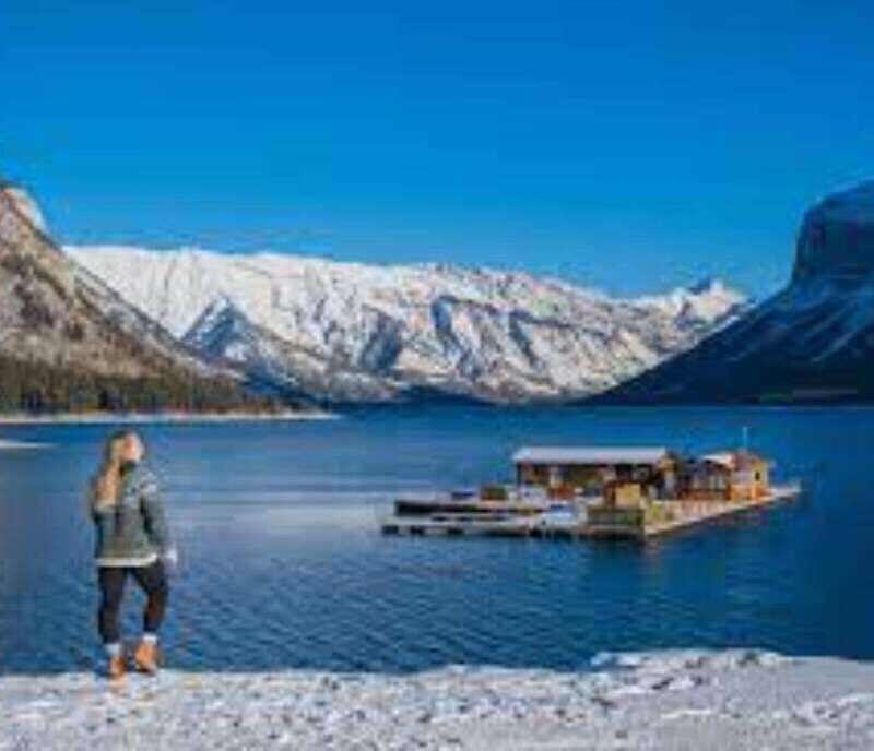 Banff: Gondola, Hot Springs, Bow falls & Three lakes tour - The Iconic Lake Louise