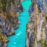 Banff. Moraine, Lake Louise ,Emerald & Johnston Canyon tour - Itinerary Breakdown: What You’ll Experience