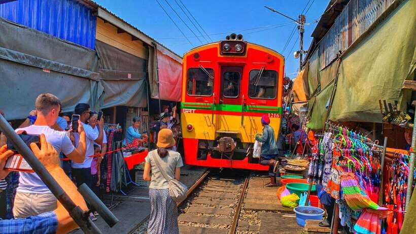 Bangkok: Damnoen Saduak and Mae Klong Train Markets - What the Tour Includes and Excludes