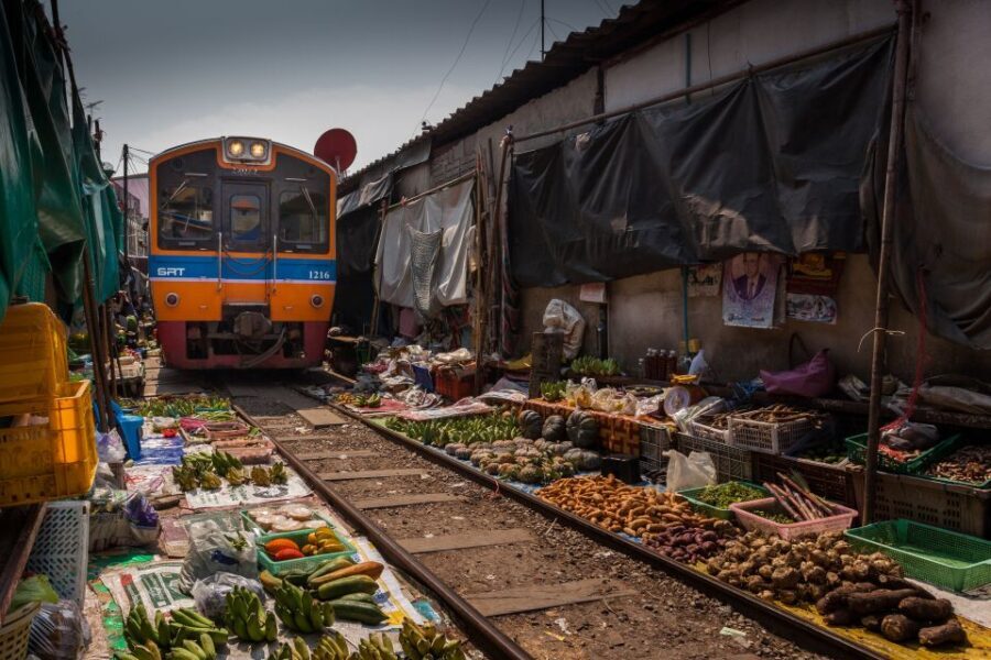 Bangkok: Damnoen Saduak, Train Market & Mahanakhon Day Trip - How the Itinerary Plays Out