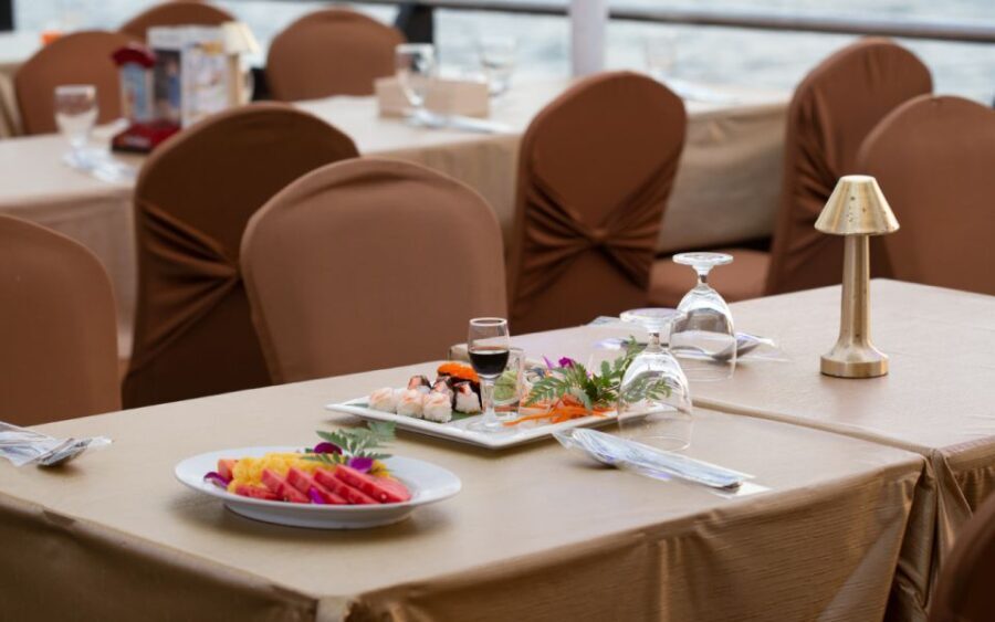 Bangkok: Grand Chao Phraya Dinner Cruise with Live Show - The Dining Experience