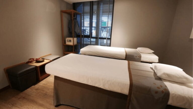 Bangkok: Let's Relax Spa Phaya Thai Massage E-Voucher - Detailed Breakdown of the Experience