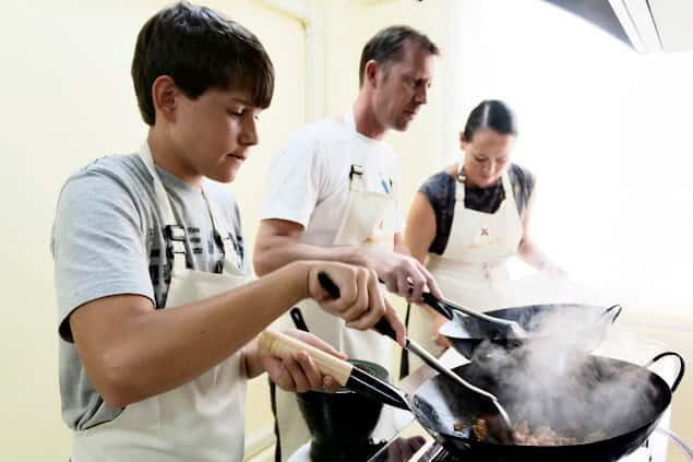 Bangkok: Maliwan Thai Cooking Class with Market Tour - Authentic Experiences Highlighted in Reviews