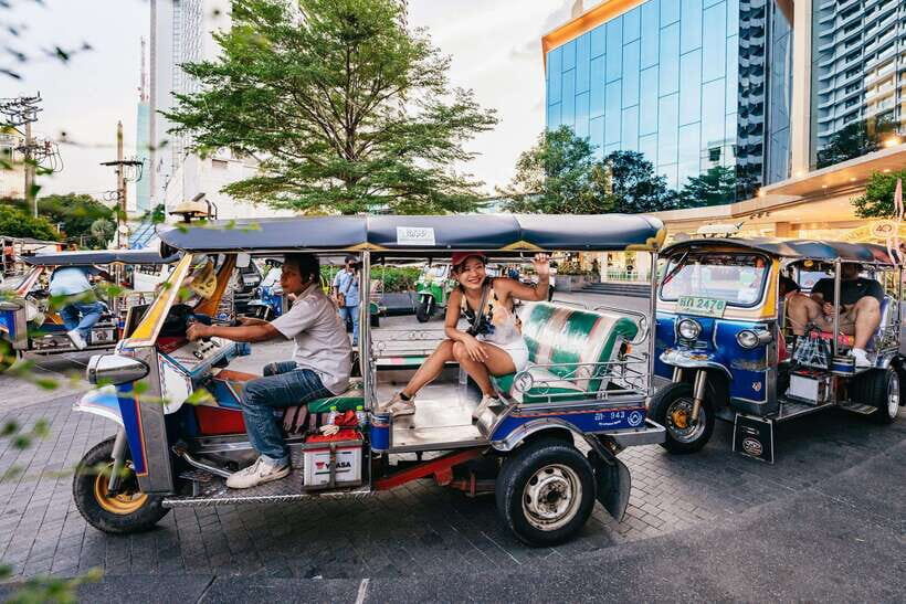Bangkok: Michelin Guide Street Food Tour by Tuk Tuk - The Itinerary Breakdown