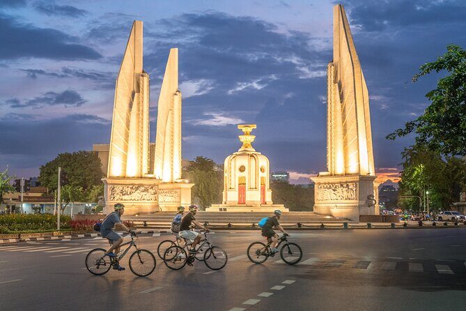 Bangkok: Night Bike Tour with Temples & Flower Market Visit - What Do Travelers Say?