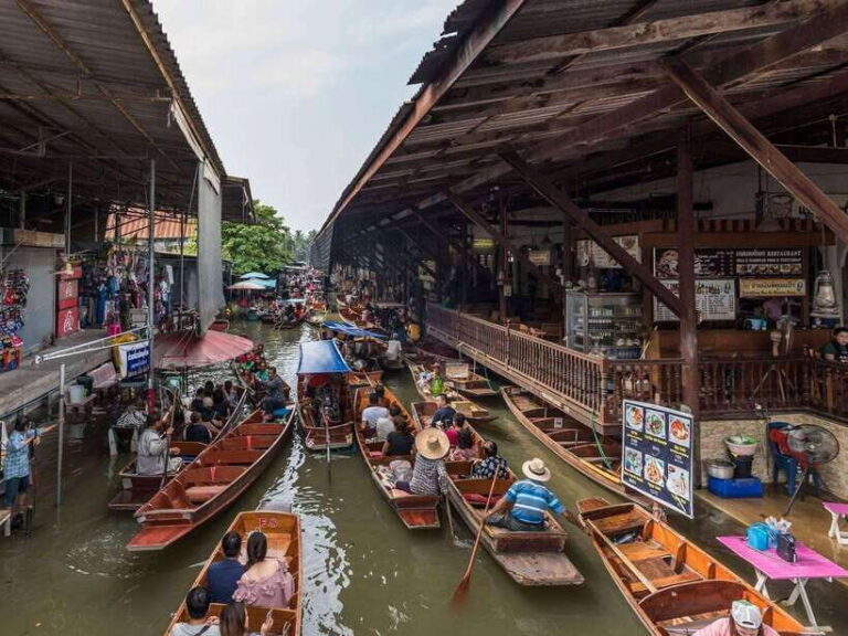 Bangkok: Railway and Floating Market Tour with Dragon Temple - Transportation and Logistics: Easy and Comfortable