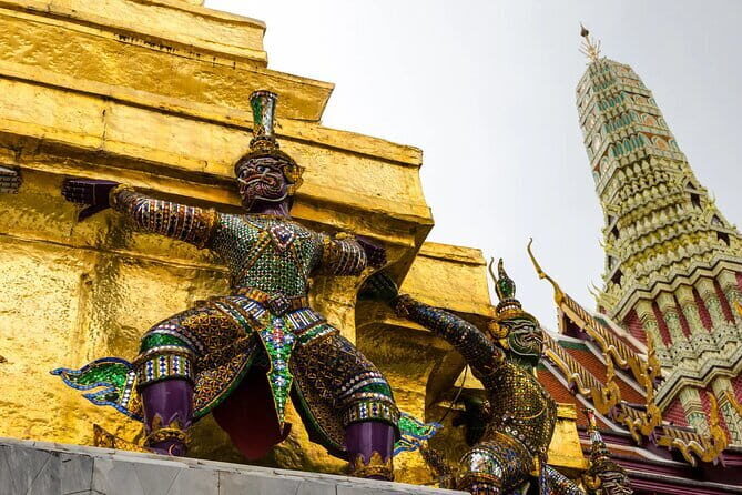 Bangkok Royal Road - Top 3 Major Monuments - First Stop: The Vibrant Flower Market and Wat Pho