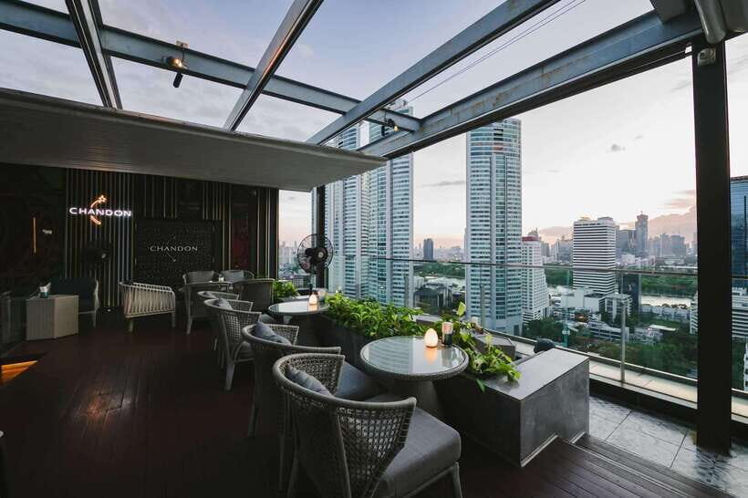Bangkok: Sky on 20 Rooftop Bar With Free Flow Drinks - The Food and Beverage Experience