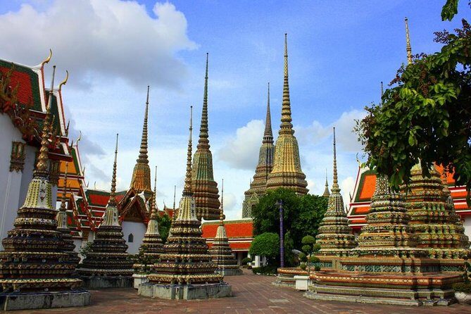 Bangkoks Inspiring Buddhist temples - Practical Considerations and Experience