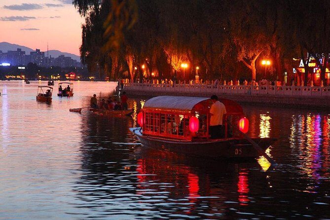 Beijing Hutong Night Tour with Yunnan Style Dinner and Chartered Boat Ride at Houhai Lake - What to Expect and Practical Tips