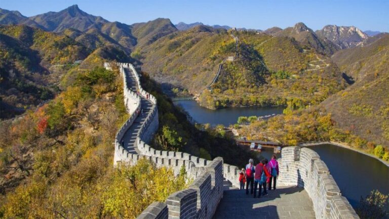 Beijing: Private Tour to Mutianyu & Huanghuacheng Great Wall - Exploring the Mutianyu Section — A Classic View