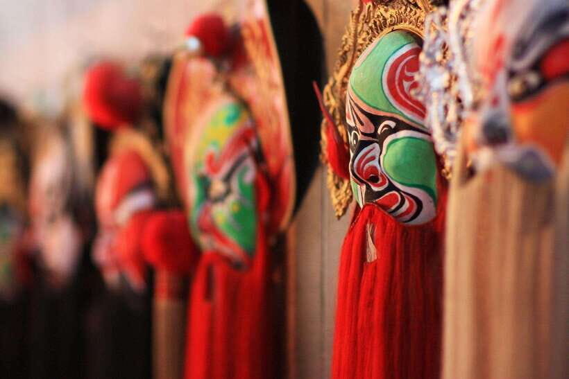 Beijing: Traditional Cultural Show Peking Opera Tickets - Venue: Liyuan Theatre