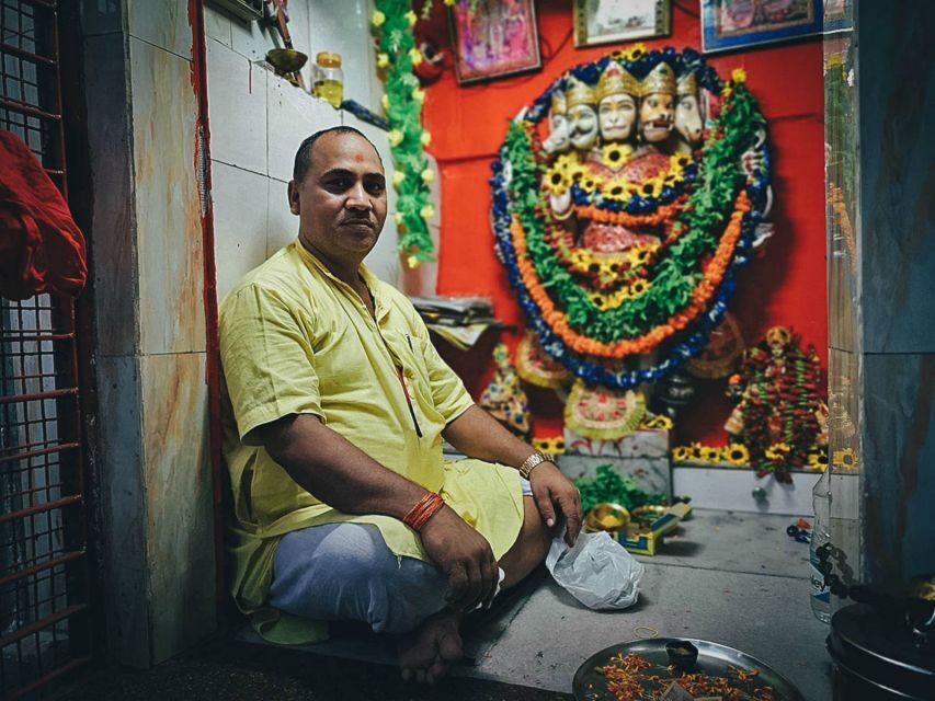 Bengali Nights Kolkata Food Tour with 13+ Tastings - Delving Into the Details: What’s Included and What’s Not
