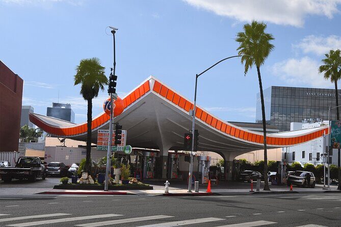 Beverly Hills on Foot Self Guided Audio Tour - Detailed Breakdown of the Itinerary