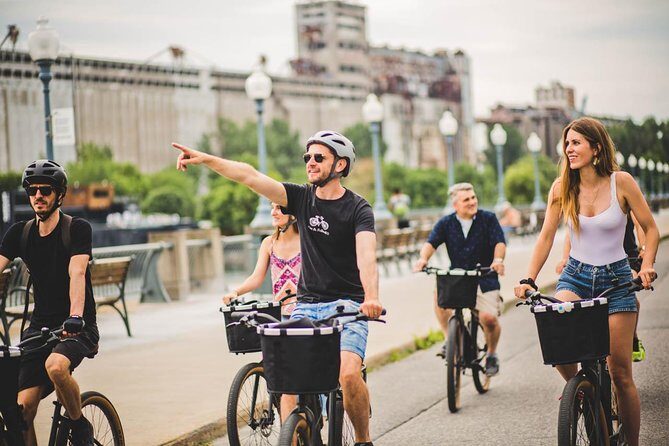 Bike / E-bike Tour : Downtown, Old Montreal, Waterfront by Fitz - Authentic Feedback from Past Participants