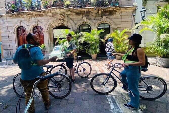 BIKE TOUR in the coolest areas of GUADALAJARA - Authenticity and Local Flavor
