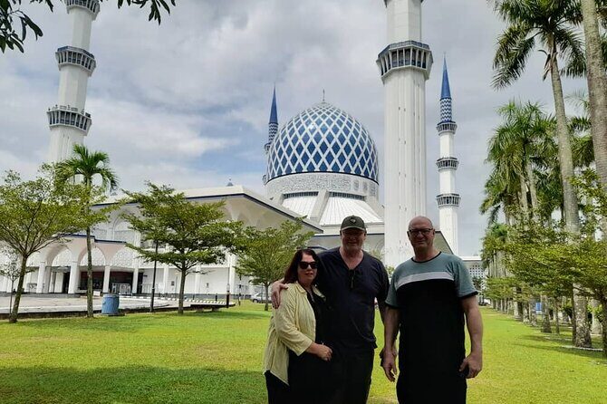 Blue Mosque and Batu Caves Private Tour from Kuala Lumpur - Batu Caves: The Hindu Heritage in Malaysia